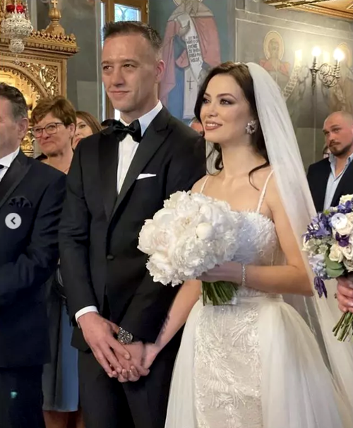 Cine este Manfred Spendier, soțul Ancăi Dumitra din Las Fierbinți. Actrița a născut primul lor ...