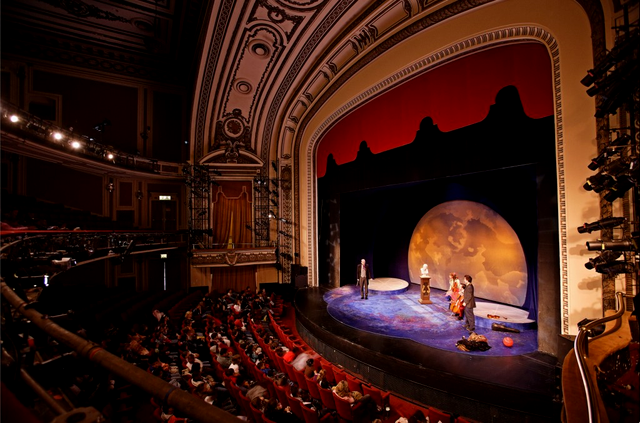 Ce este genul dramatic. Definiție, ce specii cuprinde și exemple de ...