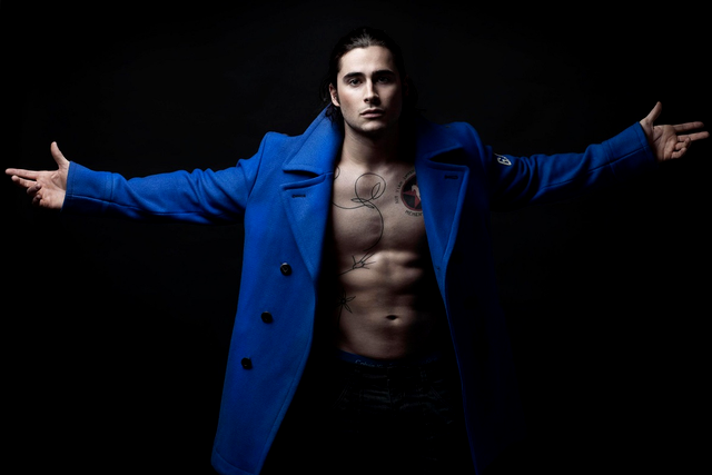 Interviu exclusiv cu șarmantul actor canadian Olivier Renaud, fiul ...