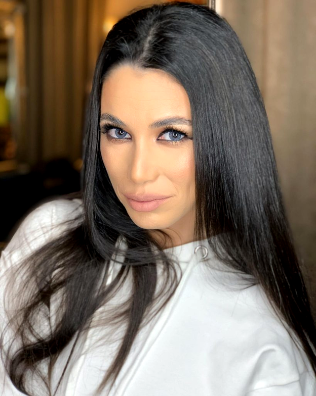 Cum a reuşit Roxana Vancea să obţină postul de asistentă la „Neatza ...