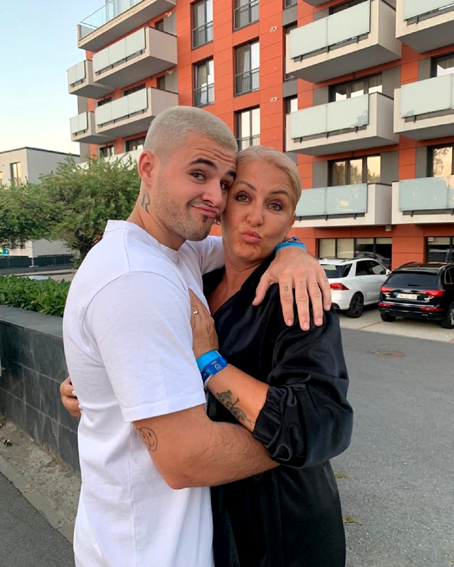 Mario Fresh, imagine de colecție alături de mama sa. Cum arată “soacra ...