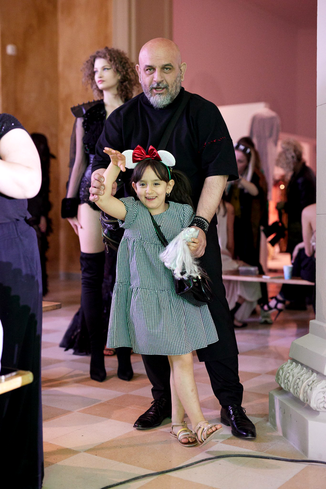 Criticul de modă Alin Gălățescu are deja de furcă cu fiica lui în ...