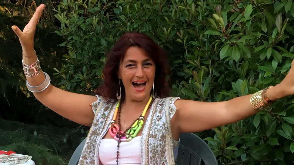 Rona Hartner revine cu fiica ei în țară, după 7 ani: ”Mi-e un dor de ...