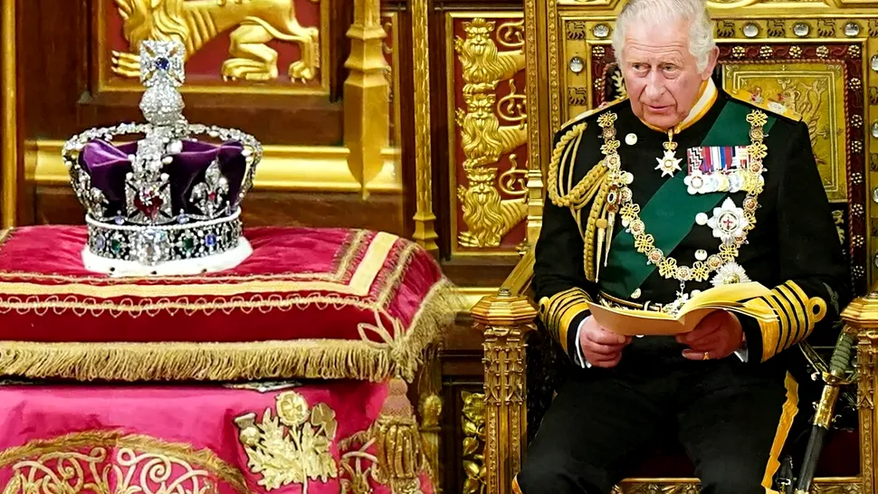 Ce va purta regele Charles la încoronare. Veșmintele și coroana ...