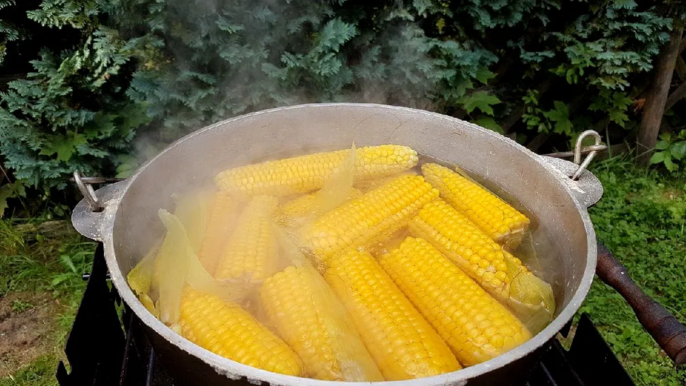 Cea mai simplă și ușoară rețetă de porumb fiert la borcan. Își va ...